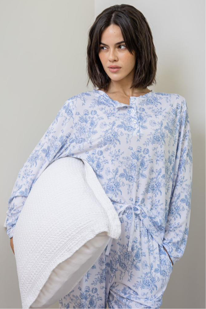 Conjunto Pijama Flores Azules Manga Larga – Maskki